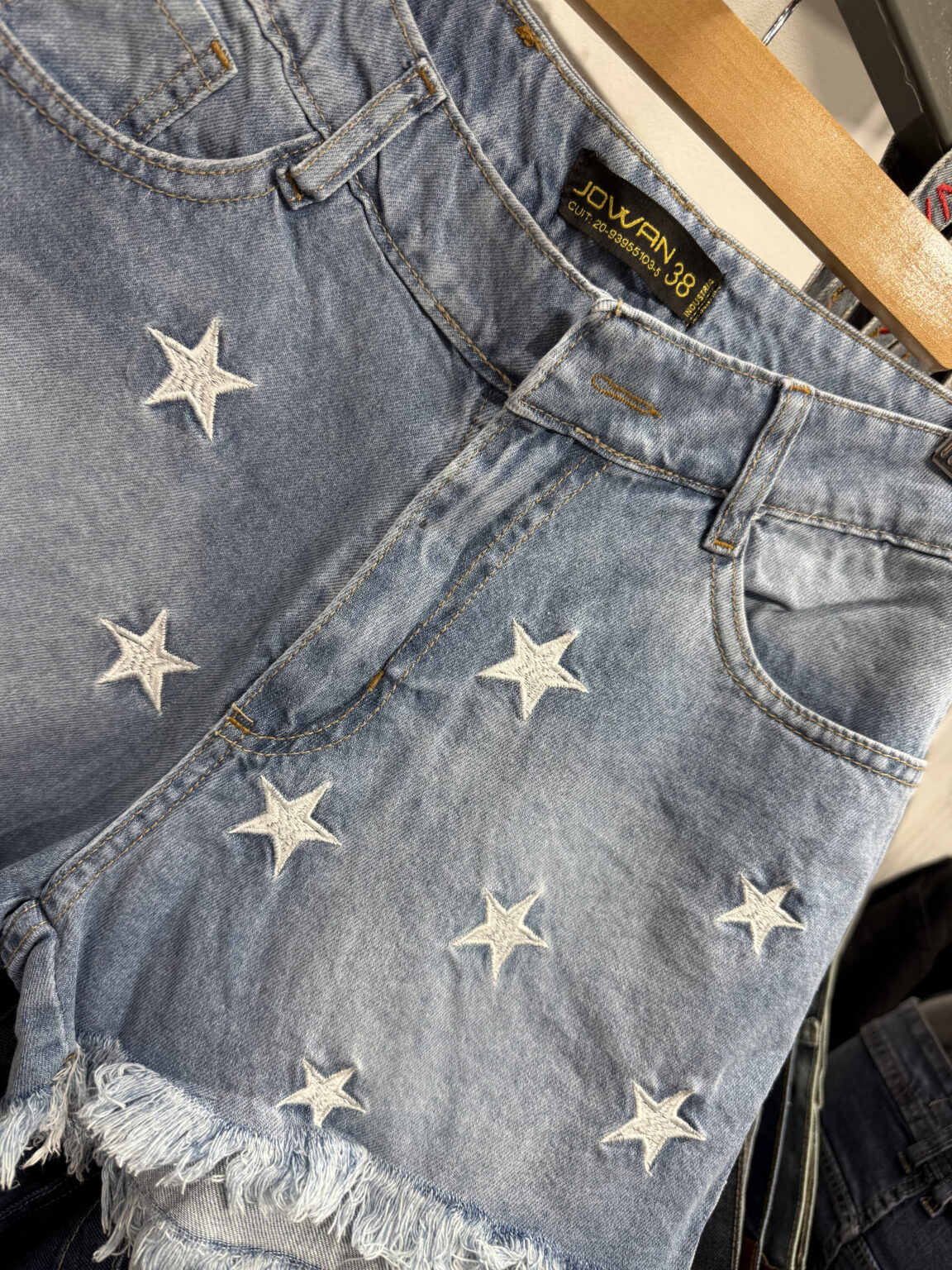 Artículo 703 Short Estrellas Rígido Ar